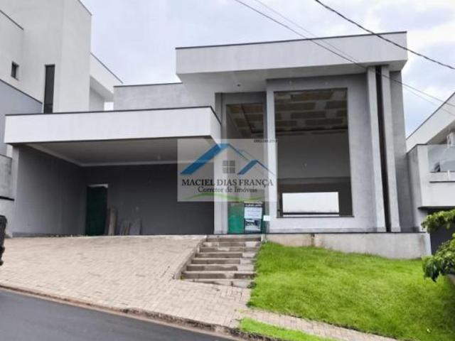 Vende se Casa no Condomínio Vivenda das Pitangueiras em Valinhos/SP
