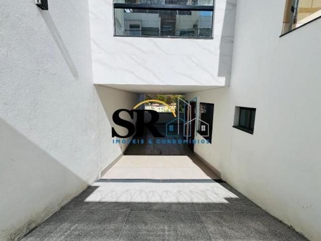 VENDE SE CASA NO GRÃ DUQUESA R$ 940.000,00