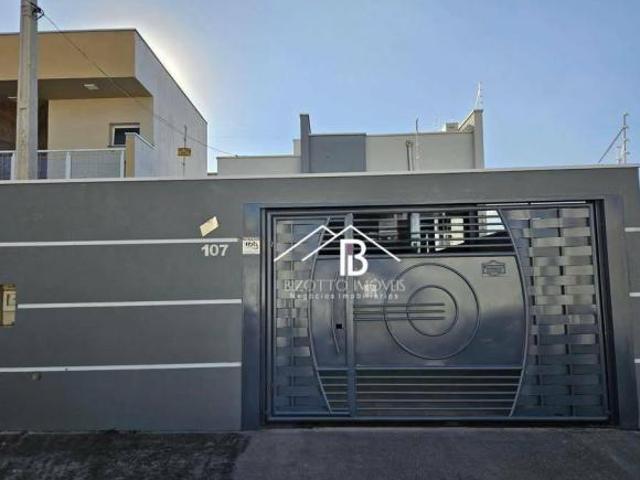 VENDE SE CASA NO JARDIM DOS SABIAS COM 2 DORMITORIOS SENDO 1 SUITE TODA PLANEJADA, ACEITA FINANCIAM