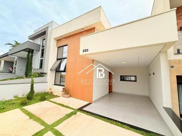 VENDE SE CASA NO RESIDENCIAL BRESCIA COM 3 DORMITORIOS SENDO 1 SUITE MASTER E 1 DEMI SUITE, ACEITA F
