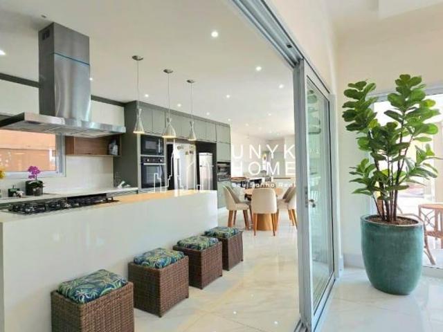 Vende se casa com 4 suítes, piscina e área Gourmet no Alphaville