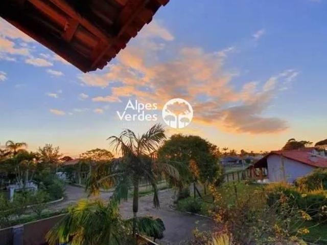 VENDE SE CASA COM 03 SUÍTES EM IMBÉ, A MENOS DE 5 MINUTOS DO MAR