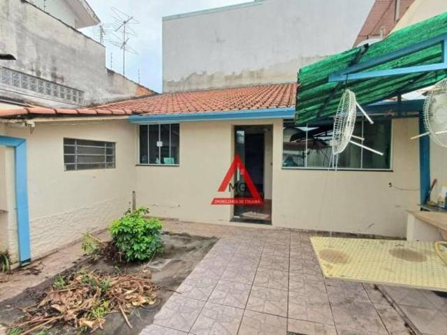 Vende se casa com 2 quartos, amplo quintal e excelente localização no bairro BPS em Itajubá MG