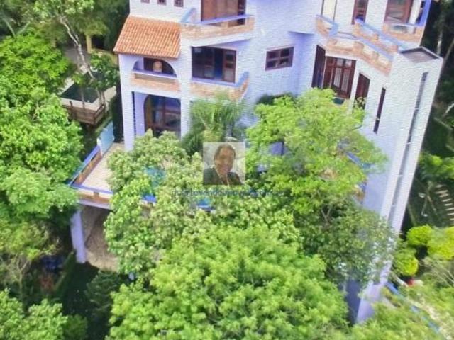 Vende se Casa com ELEVADOR no Cond Forest Hills, 4 Suítes, áreas gourmet, p