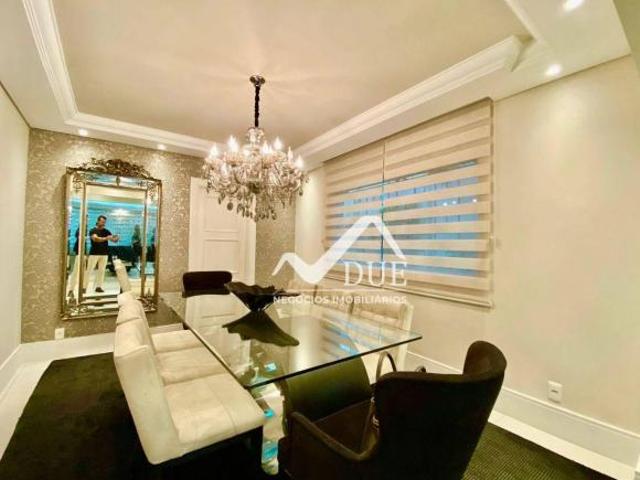 VENDE SE CASA COM PISCINA SENDO 3 DORMITÓRIOS COM 1 SUÍTE