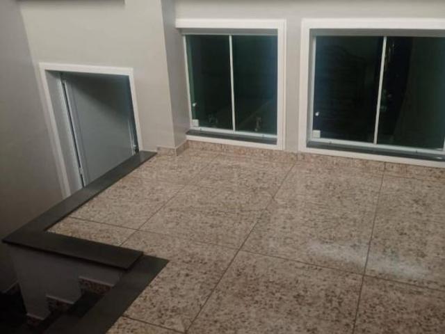 vende se casa com porteira fechada
