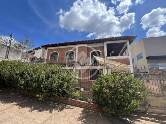 Vende se casa comercial com terreno na Av das Flores no Jardim Cuiabá. R$5.000.000,00. Gostou? Agend