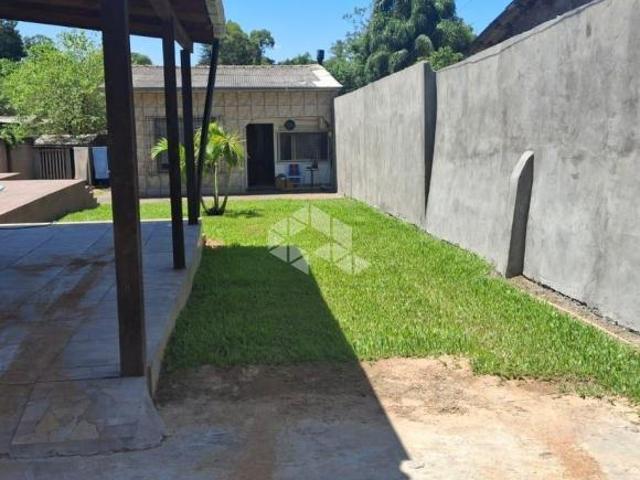 Vende se casa con terreno de sitio no bairro São Lucas