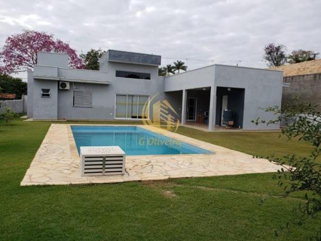 Vende se Casa Cond.3 Quartos, 1 Suíte, 5 Vagas, A/C 223m² A/T 820 m2