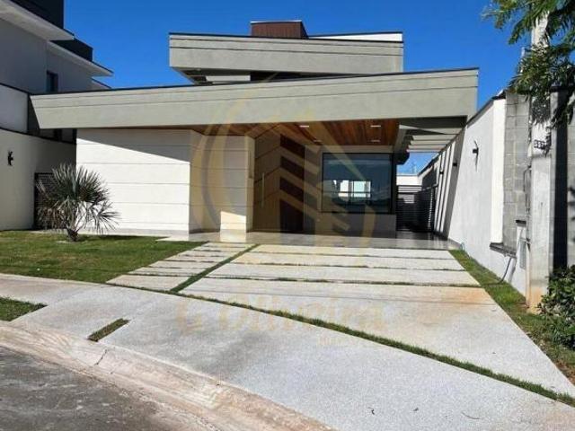 Vende se Casa Condomínio,3 suítes, 6 vagas, A/C175m² A/T 306m2