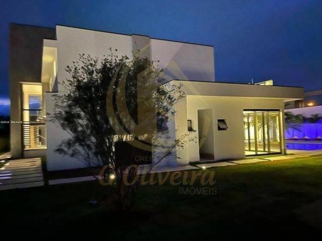 Vende se Casa condomínio alto padrão, 8 suítes, A/C 1.200m² A/T 2.000 m2
