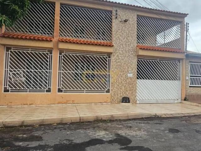 Vende se Casa CPA III Prox. a Feira das 4 Pistas
