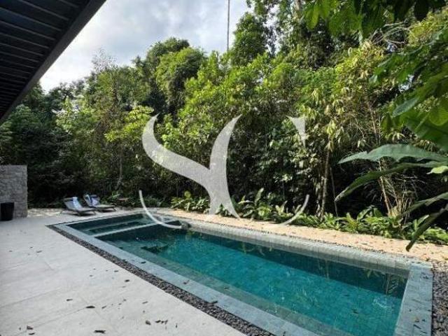 Vende se Casa de Alto Padrão no Condomínio Iporanga em Guarujá