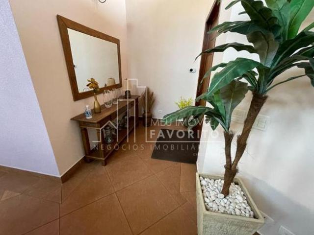 Vende se Casa de Alto Padrão com 4 suítes, 502 m por R 1.950.000 R. dos Lagos