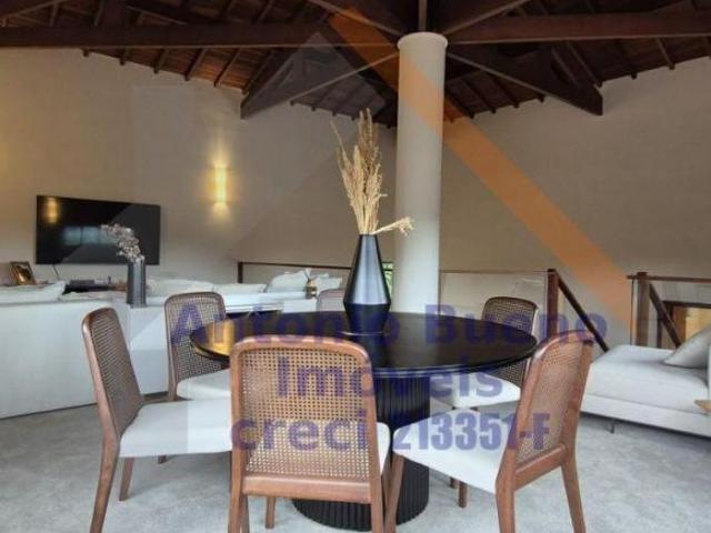 Vende se Casa de Alto Padrão em Condomínio Fechado em Vinhedo/SP