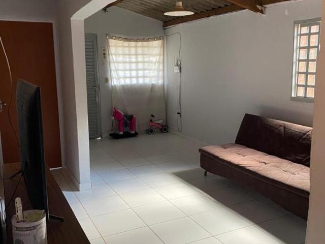 Vende se casa de 3 Qts lote de 720m² no DVO Santa Maria/DF