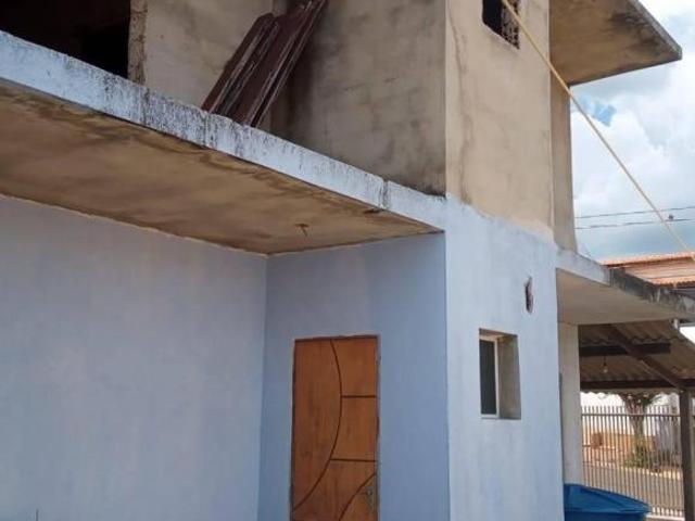 Vende se Casa Delorenzi