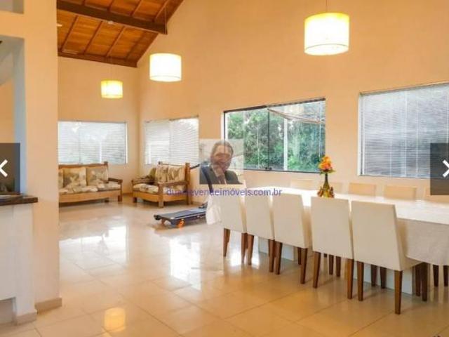 Vende se Casa Diferenciada Open Space, em condomínio Vila Verde Km 36 Rapos