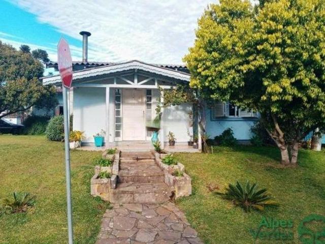 Vende se Casa em Canela á 5 minutos da Catedral de Pedra
