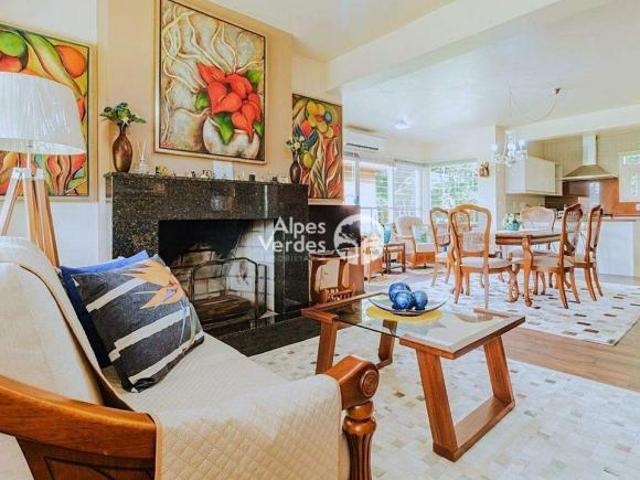 Vende se Casa em Canela, com 03 dormitórios