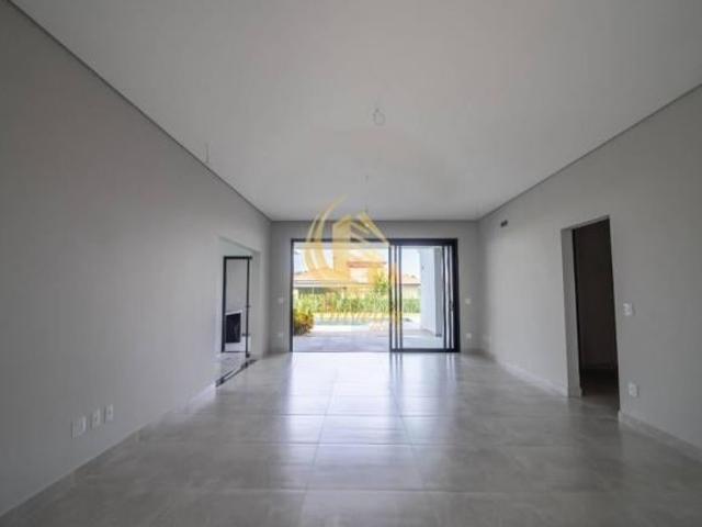 Vende se Casa em cond 4 quartos, 4 suítes,4 vagas, A/C 330m² A/T 850m2