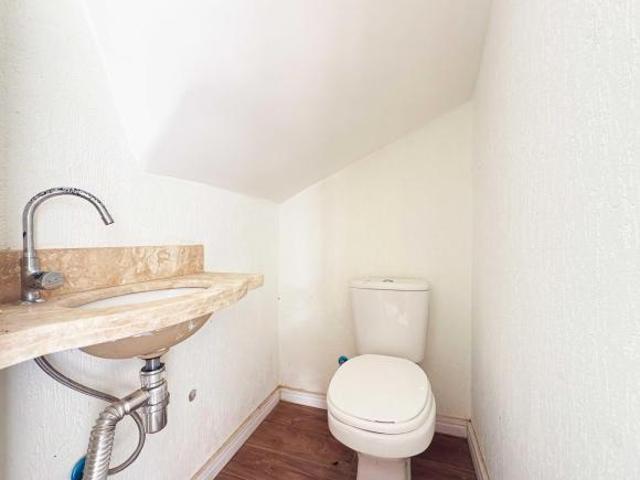 Vende se casa em condomínio com 4 dormitórios 2 suítes, 3 vagas – Tristeza