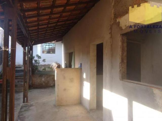 Vende se casa em construção