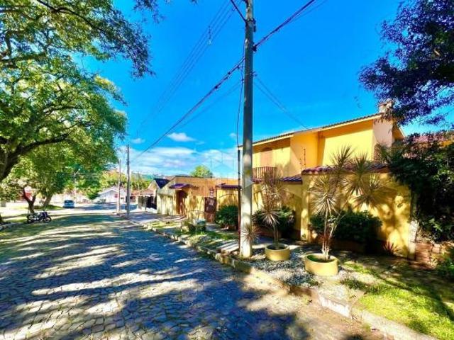 VENDE SE CASA ESPETACULAR NO PATRONATO!