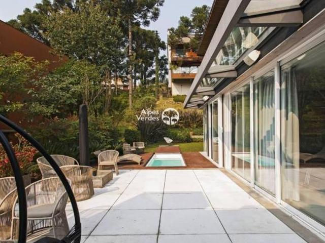 Vende se Casa Fortaleza prox ao centro de Gramado 4 Suítes Valor R$ 10.218.000,00