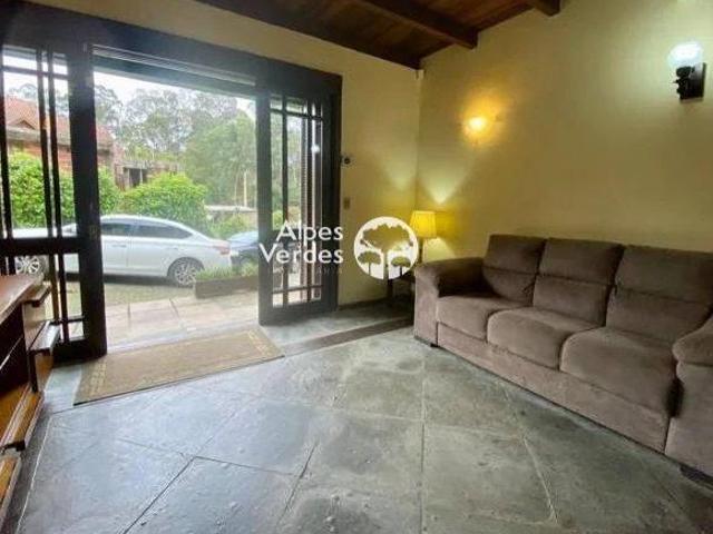 Vende se casa geminada em Canela a cerca de 7 minutos da Catedral de Pedra
