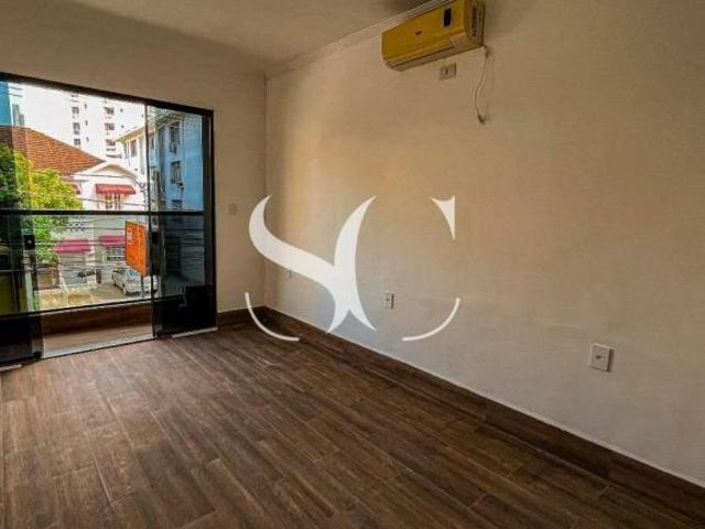 Vende se Casa Sobreposta de 240m² com comercio no térreo na Rua Goiás, Eixo Gastronômico de Santos