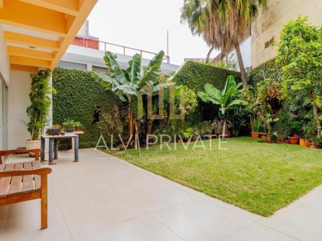 Vende se casa sofisticada com 5 dormitórios, 3 suítes e 5 vagas