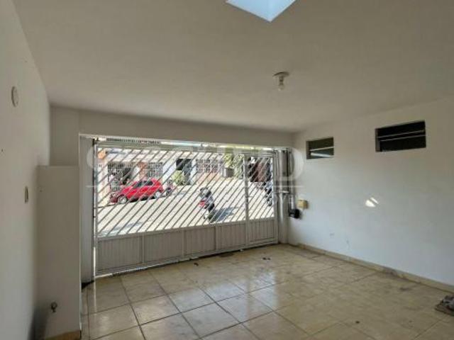 Vende se Casa Térrea, 112m2, 2 Dormitórios, 2 Vagas Vila Santa Catarina