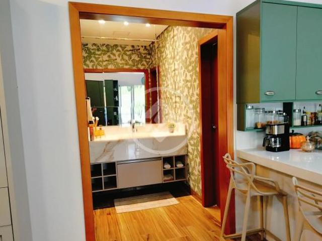 Vende se Casa Térrea com Vista Exclusiva para o Rio Cuiabá, 04 quartos, 02 Suíte Piscina e Deck de