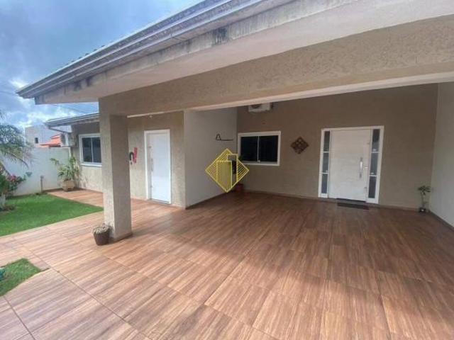 Vende se casa térrea no Maria Luiza com sobra de terreno e piscina aquecida