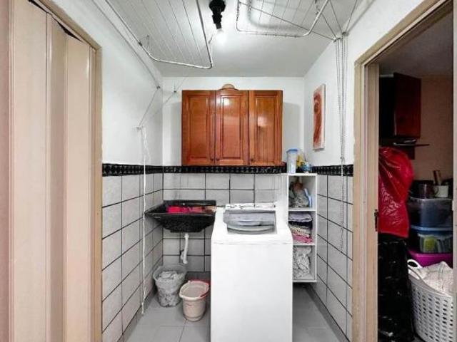 Vende se Casa 120M. 3 Dormitórios, 2 Vagas