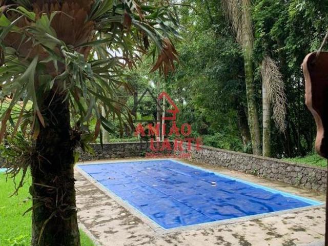 VENDE SE Casa 2 suítes, Piscina e Área Gourmet, em condomínio Vila Verde