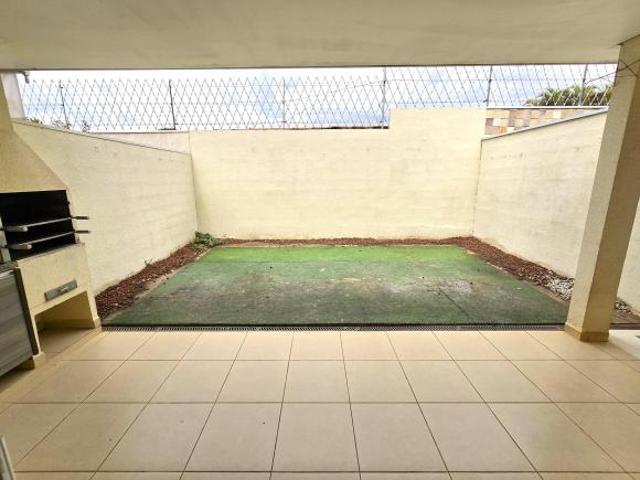 VENDE SE CASA 3 DORMS 1 SUITE C/ CLOSET EM CONDOMINO FECHADO LAZER COMPLETO