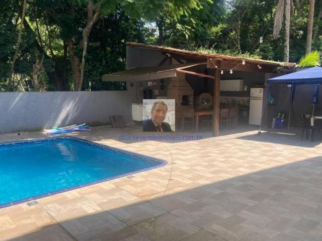 Vende se Casa 4 SUÍTES no Cond. Vila Verde, km 36 da Raposo Tavares.