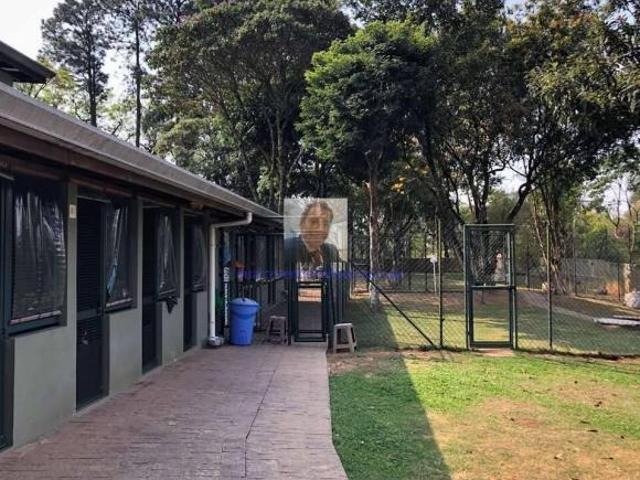 Vende –se Casa 4dorm/2suítes no Pq Primavera Privacidade, piscina