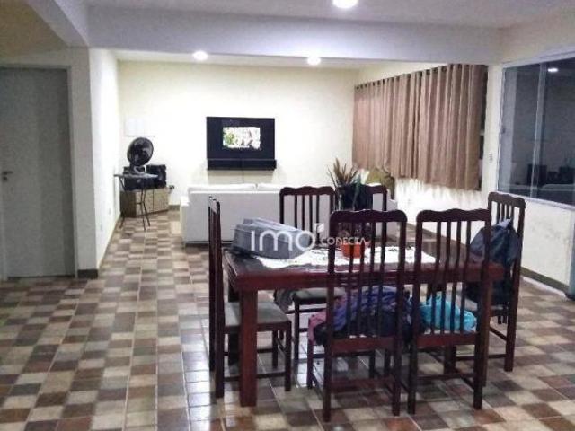 Vende se Chácara no Saint James 2 com 1150m² A.T. 200m² A.C. 2 Quartos sendo 1 Suíte, Piscina, Quin