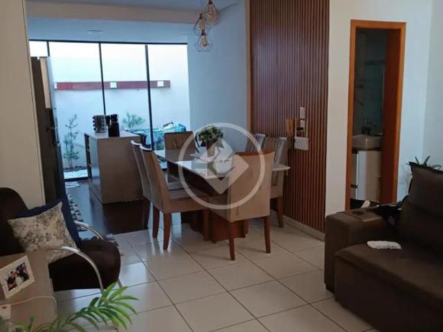 #Vende se charmoso sobrado no Condomínio Villa Nova Residence, com 02 quartos, móveis planejados e