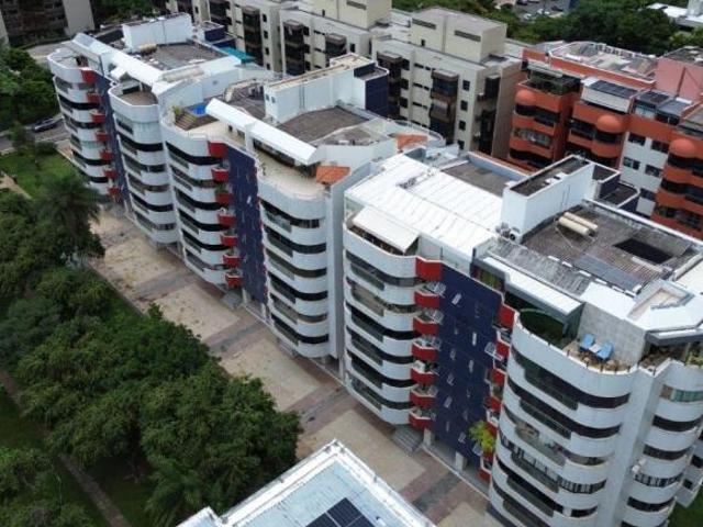 VENDE SE COBERTURA – 3 QUARTOS – 245 m² Edifício Ilha di Capri – SQN 215