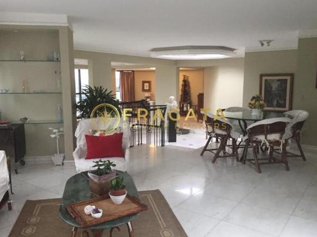 Vende se Cobertura, 4 dormitorios.3 suítes, 600 m², 4 vagas Moema São Paulo