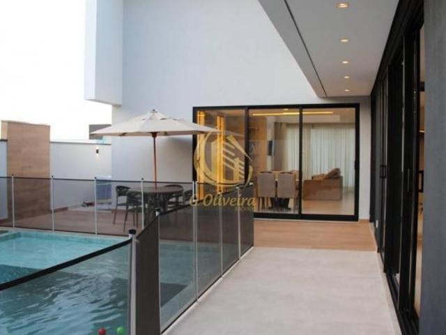 Vende se de Sobrado em Condomínio 4 quartos, 3 suítes, A/C325m A/T 360m2