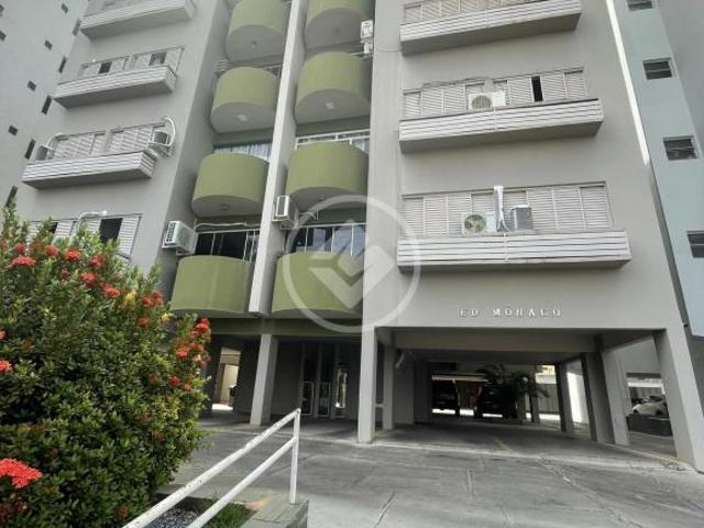 #Vende se espaçoso apartamento em excelente localização, na região do Bosque Da Saúde, com 71 m2