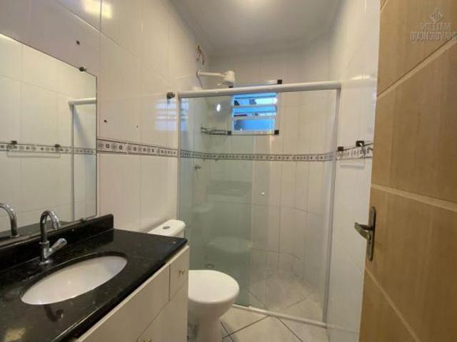 Vende se esse Maravilhoso Sobrado com 3 Dormitórios Bairro Boqueirão