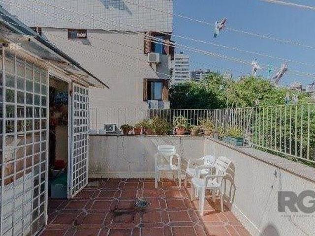 Vende se excelente cobertura 2 quartos com suíte, 3 vagas de garagem com 156m² n