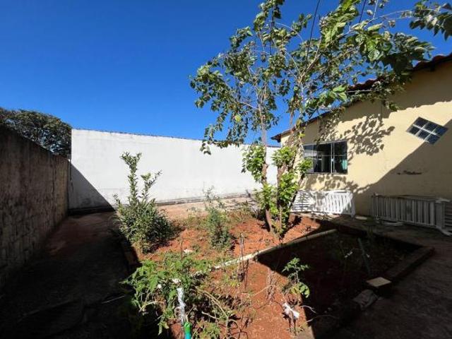 Vende se Excelente Casa em Condomínio Fechado – Rua 4, Vicente Pires