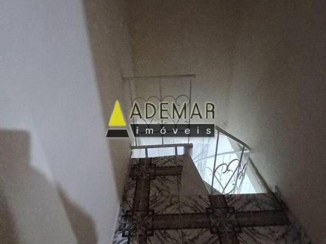 Vende se excelente casa na viela